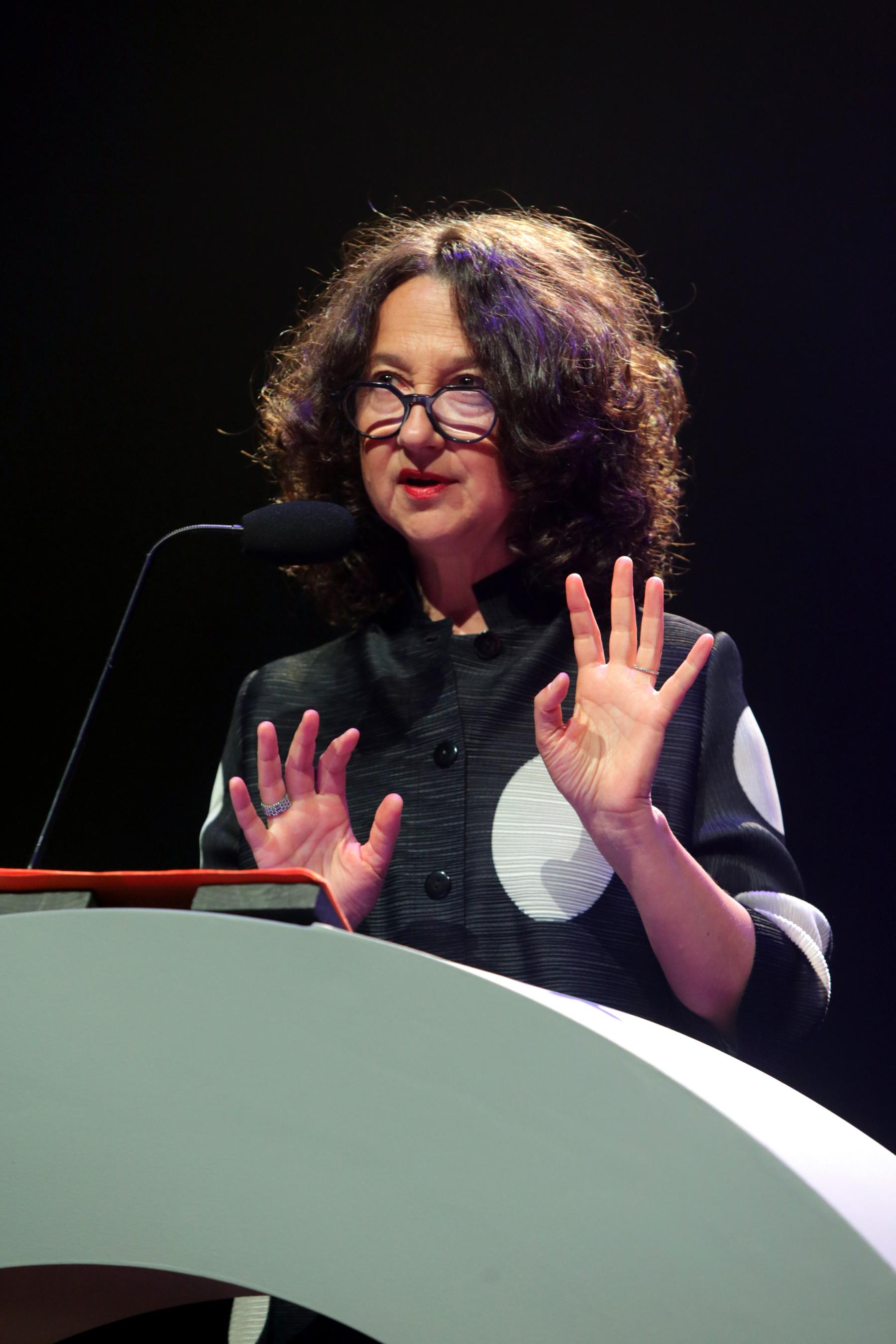 O poder da ficção contra os demônios do século XXI | Fronteiras do ...